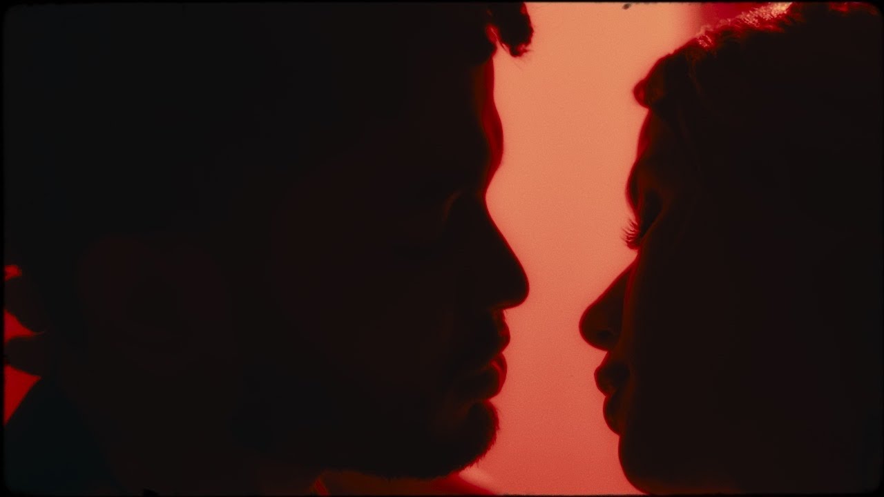 Remil - Apaga la luz (Video Oficial) - YouTube