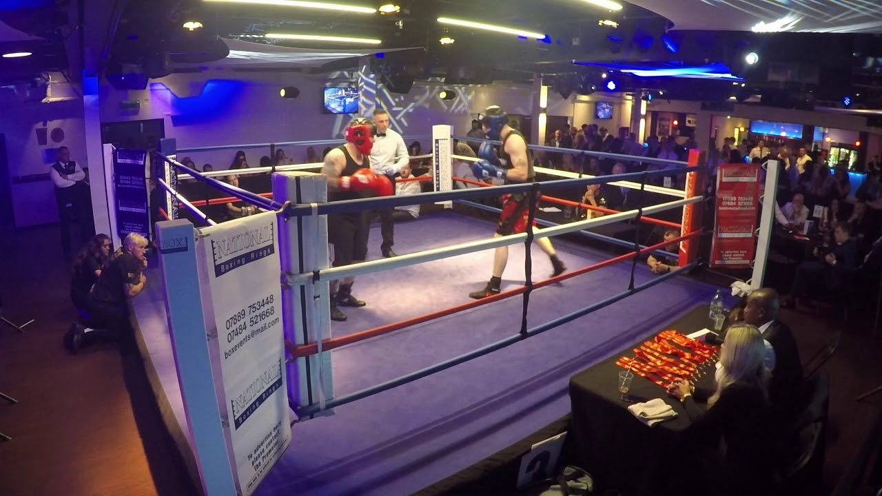Fight 04 Dan Thompson vs John Robinson - YouTube