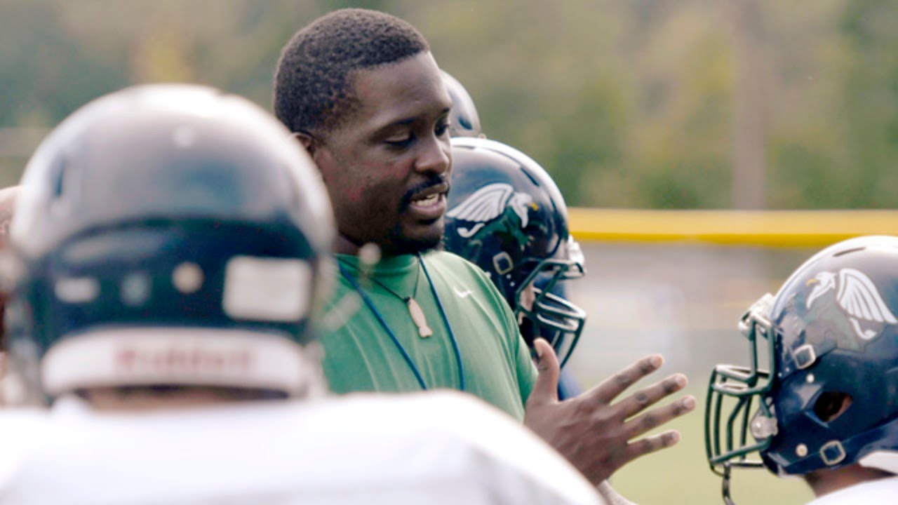 A look at this year's ACE Gryphons football team - YouTube