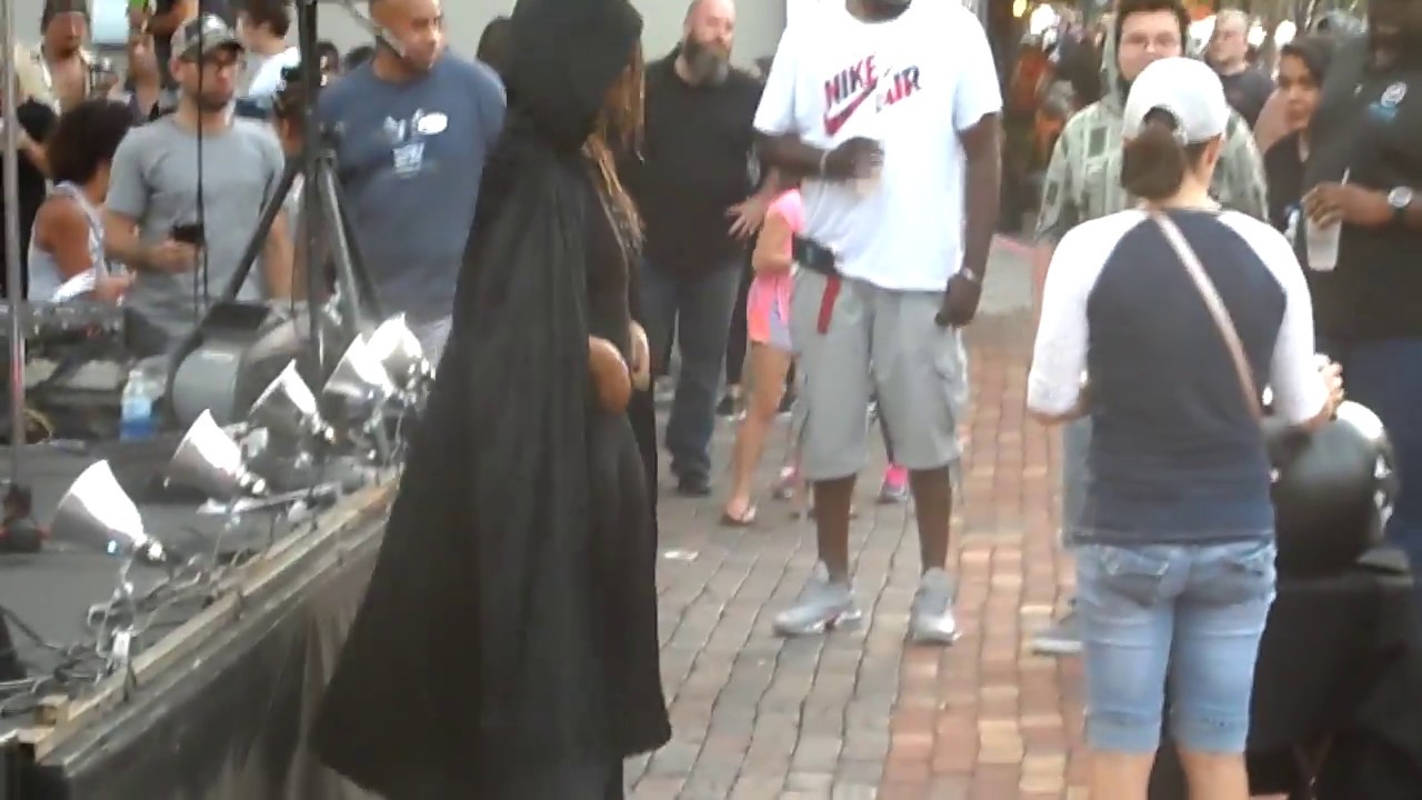 keziah thomas calling all monsters flash mob dance - YouTube