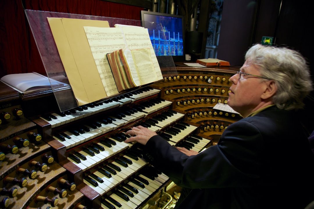 Daniel Roth Improvises at Saint-Sulpice | The Prelude to Easter Sunday ...