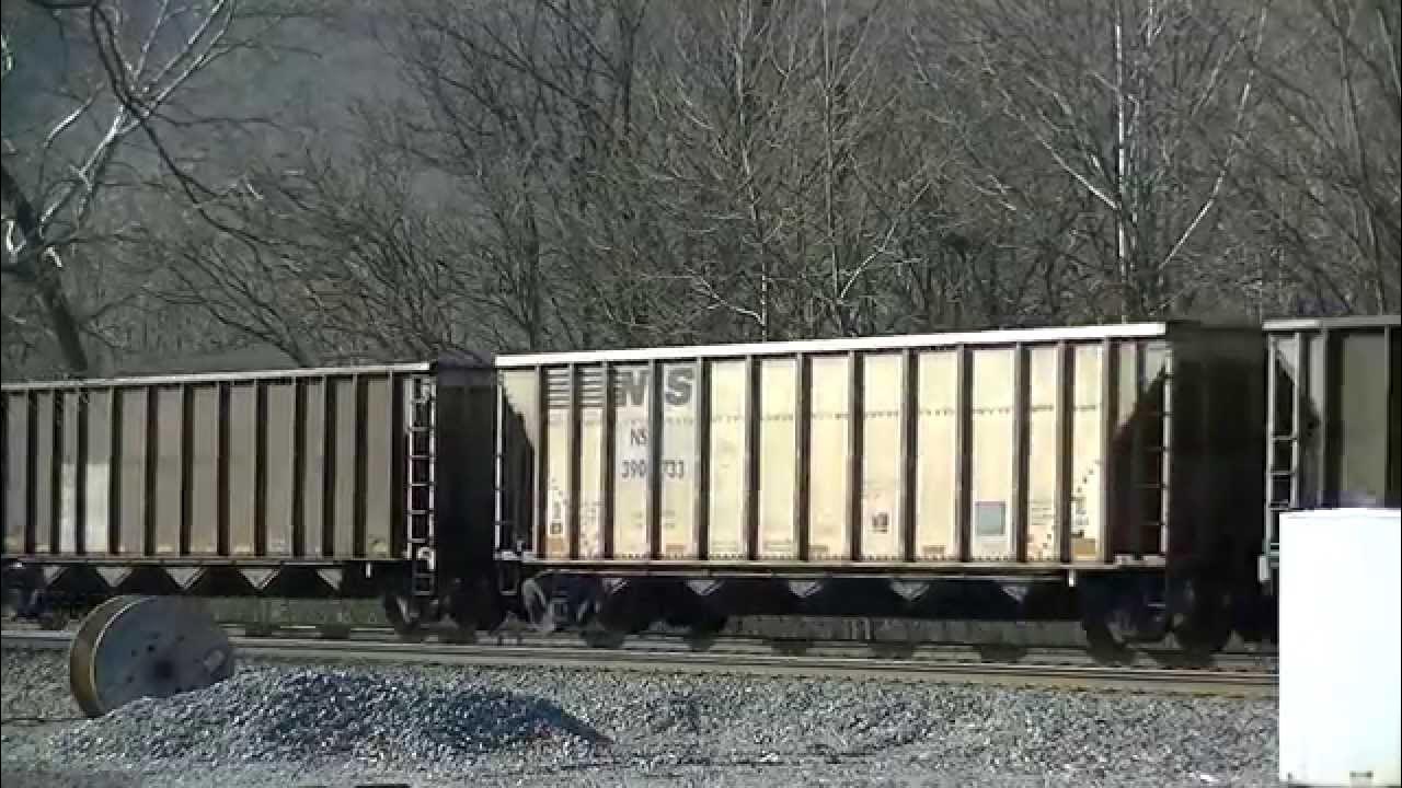 NS WB Empty Coal Drag at Elliston, Virginia - YouTube
