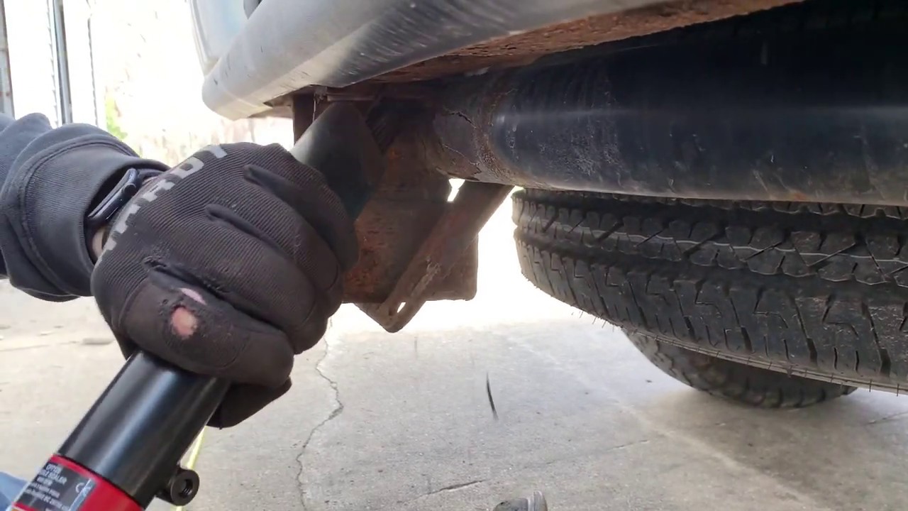 Trying out the CP7125 Needle Scaler - YouTube