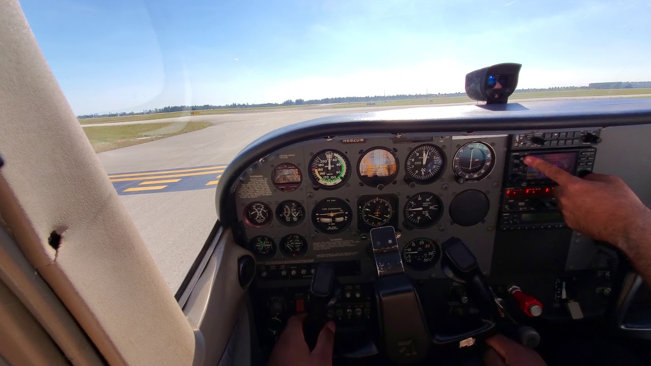 C172 Landing in Miami - YouTube