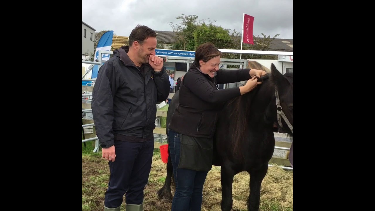Plaiting at MA Griggs 2017 - YouTube