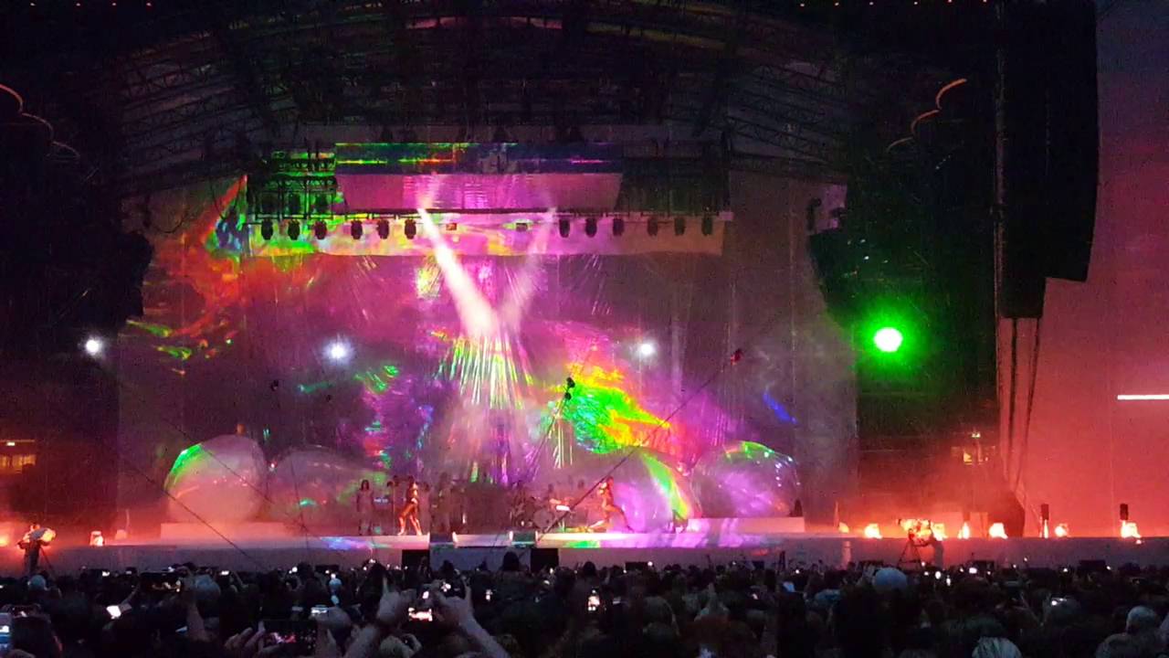 Rihanna Anti World Tour 2016 - Amsterdam Arena - YouTube