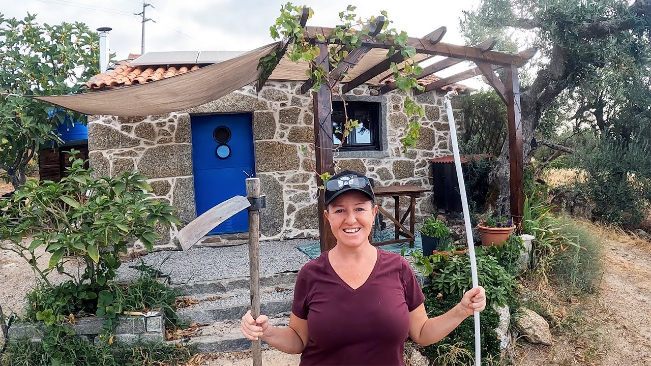 A DAY IN THE LIFE WORKING ON MY OFF GRID HOMESTEAD IN PORTUGAL - YouTube