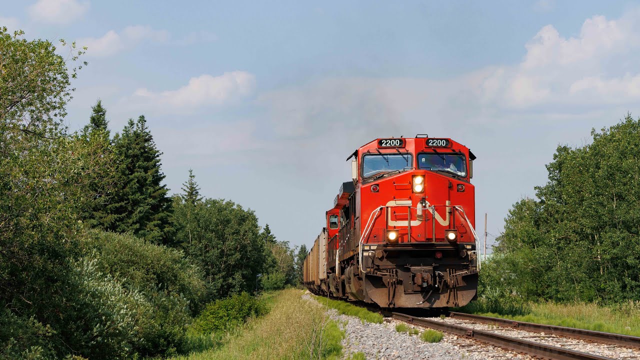 CN 2200 Leads S718 Down the Coronado Subdivision with a Horn Show ...