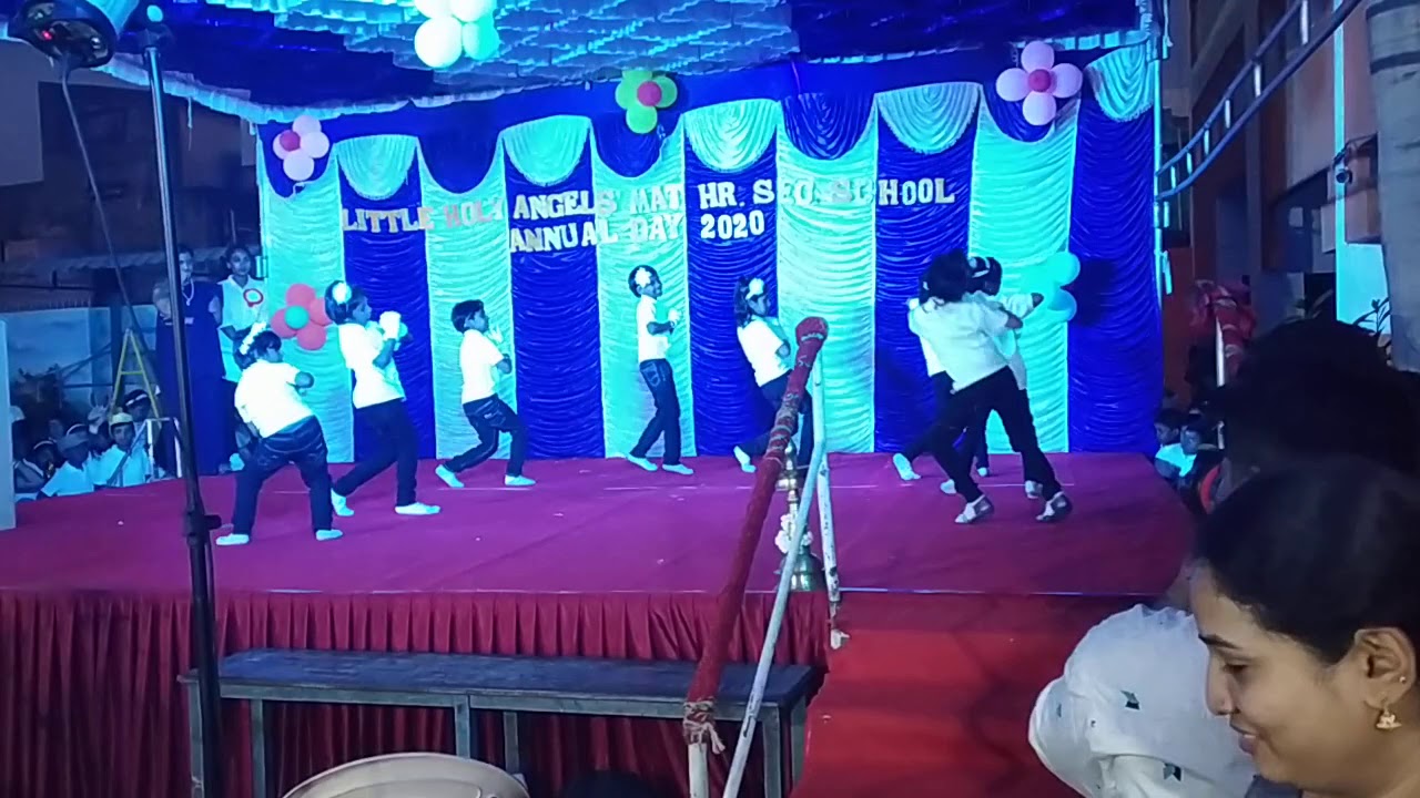 Nalla Naal ithu Song by little girl - Annual Day - YouTube