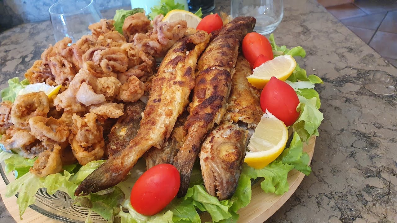 Comment nettoyer et cuire du calamars et du merlan 🐟 - YouTube