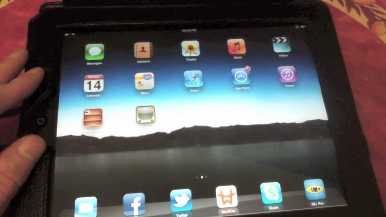 Multitasking Gestures in iOS 5 On iPad 1 - YouTube