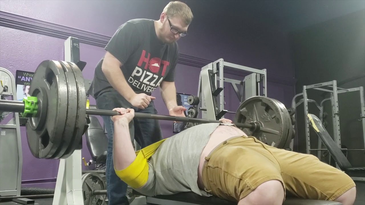 Benching Heavy Weight At Anytime Fitness - YouTube