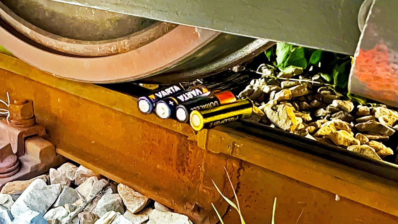 Batteries Train Experiment! @TrainXperiments - YouTube