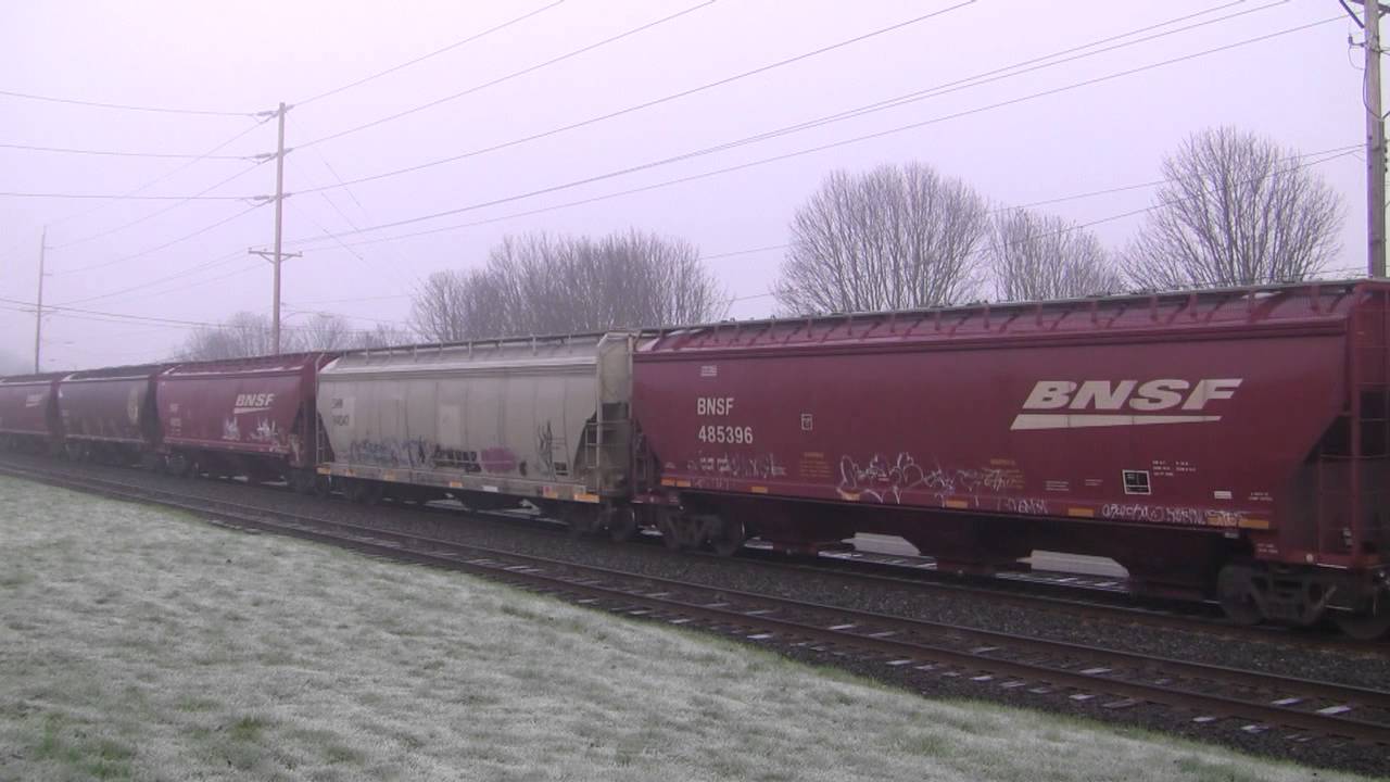 BNSF 5366 Leads A Grain Train @ old Town Tacoma, WA w Canon HF11 - YouTube