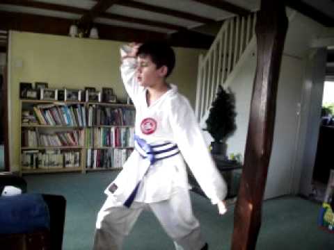 Sama karate pinan yondan blue - YouTube