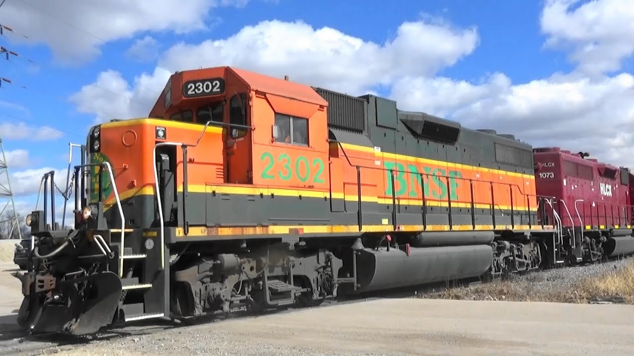 BNSF 2302 & HLCX 1073, Rock Island & Moline, IL, 3/3/20 - YouTube