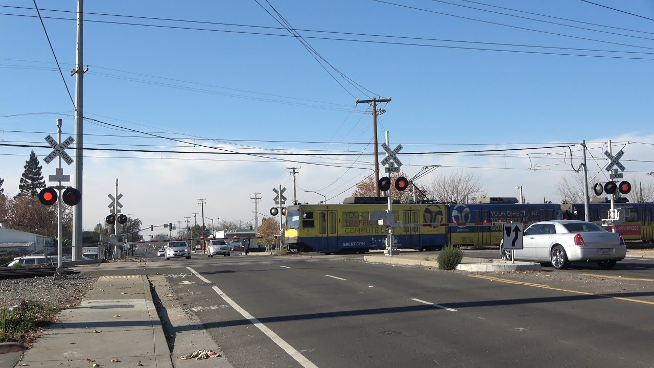 47th Ave. Railroad Crossing - SacRT Blue Line, Sacramebto CA - YouTube