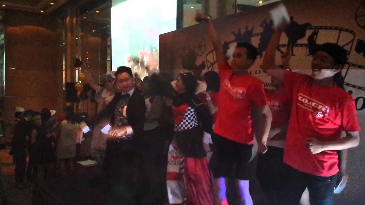 Singapore Emcee Terrence Yang - Mass Dance - YouTube