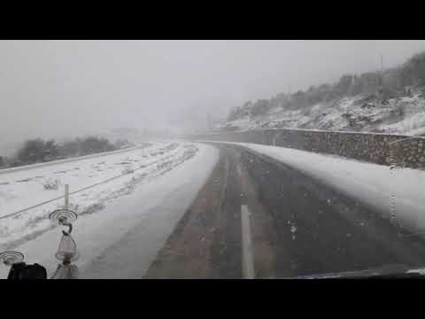 Yayladağı yolu kar yağıyor