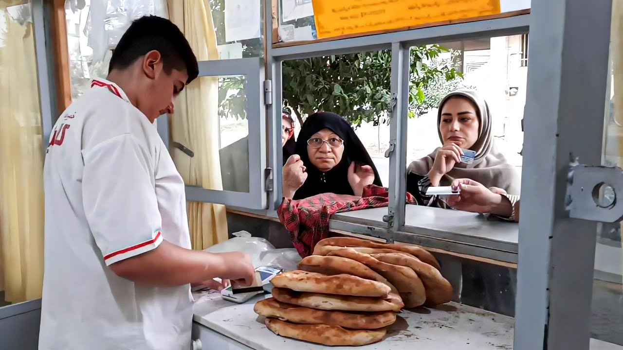 This is how to make the most famous Iranian bread, Barbari bread! - YouTube