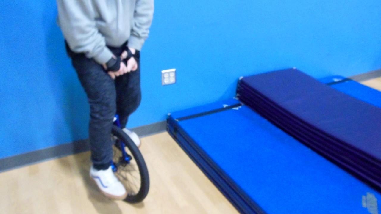 How to stair hop on a uni - YouTube