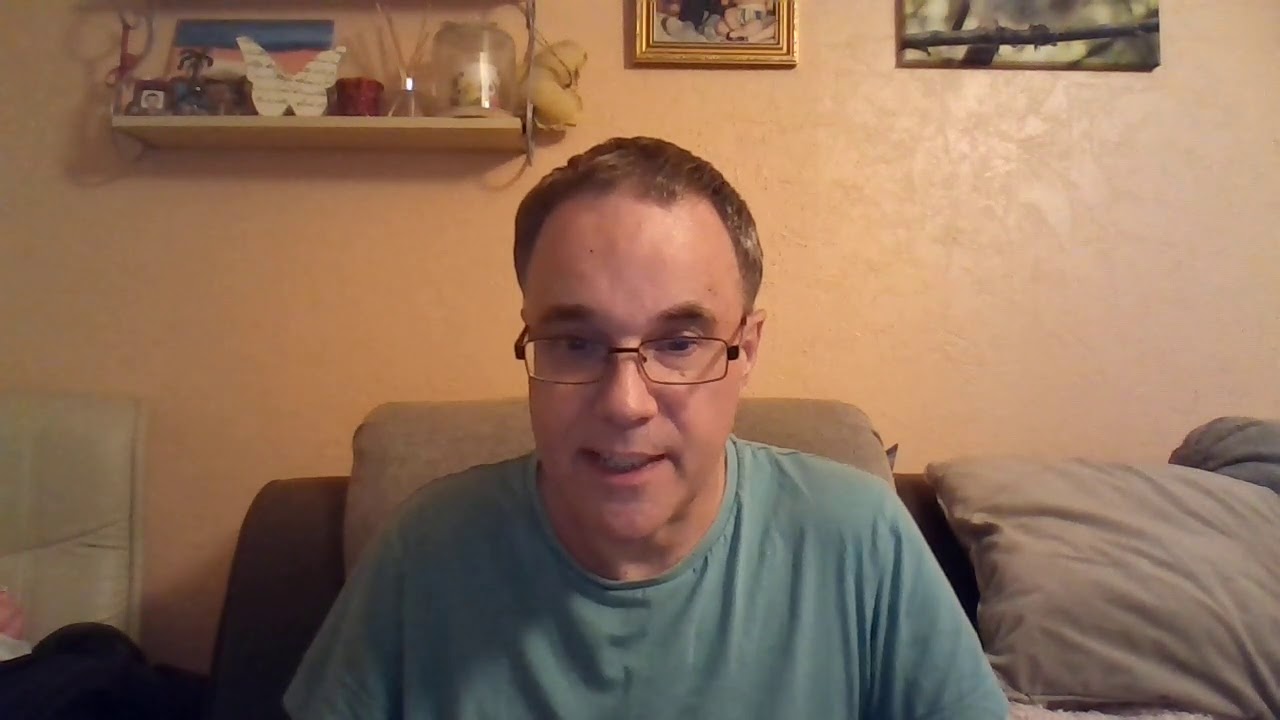 Ali Smith Spring book review - YouTube