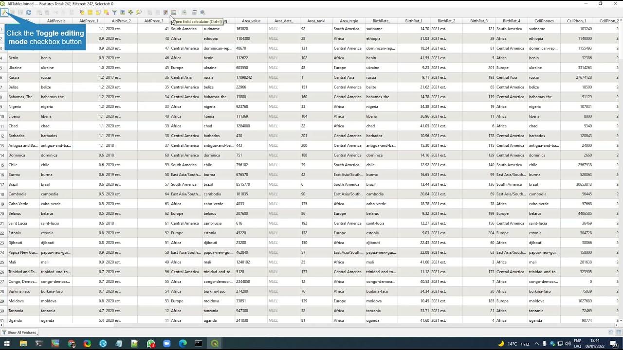 QGIS remove fields from the attribute table - YouTube