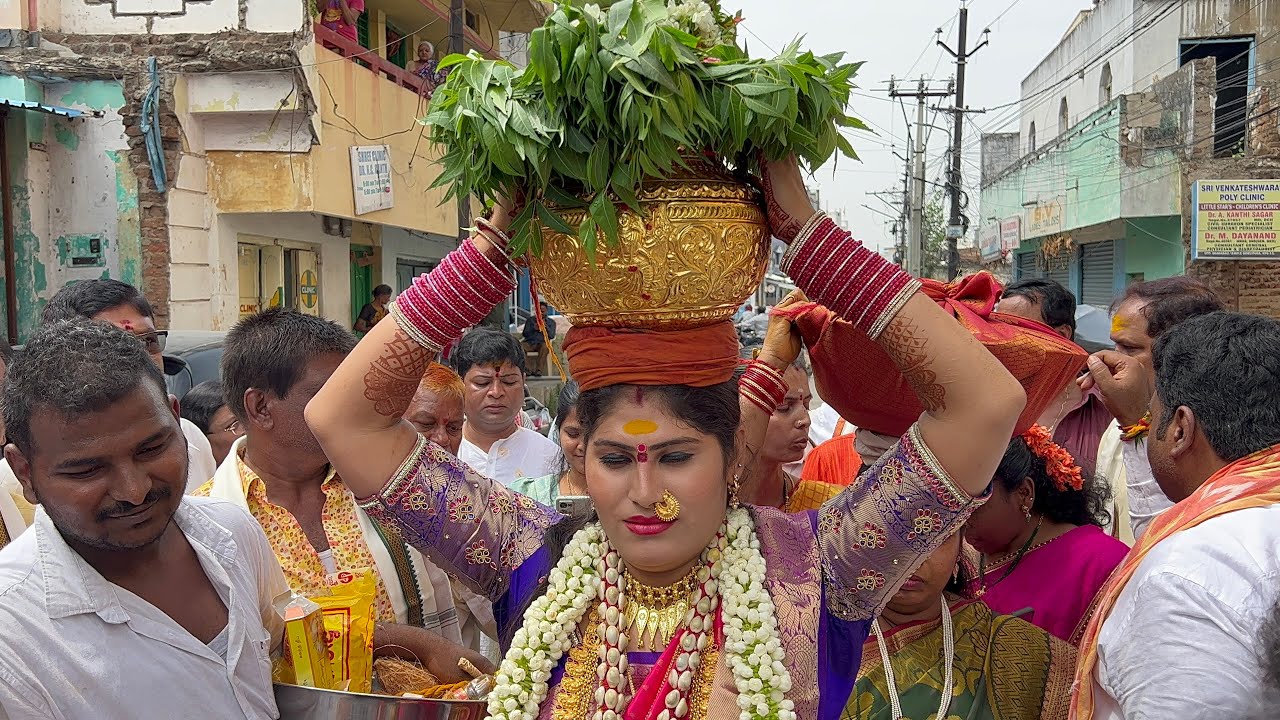 Bangaru Bonam 2023 | Tholli Bonam from Gowlipura to Golconda | Golconda ...