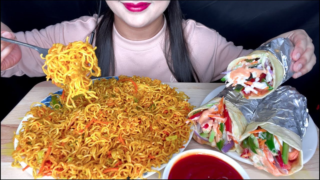 MAGGI MASALA AND CHICKEN SHAWARMA *EATING SHOW*FOOD EATING VIDEOS - YouTube