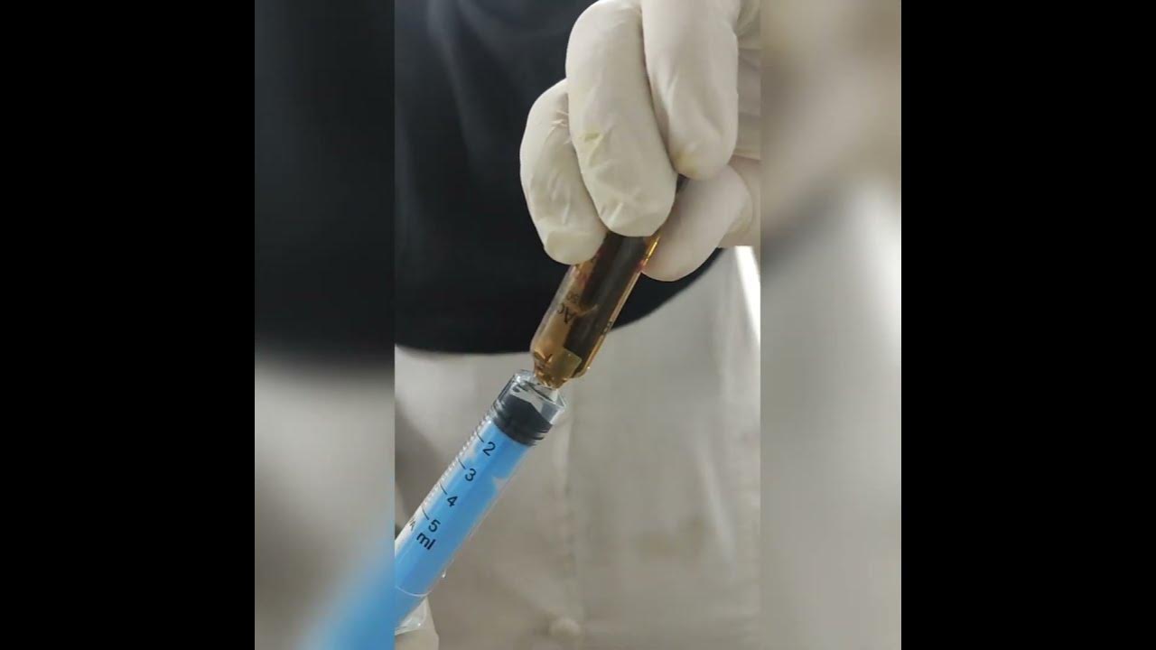 چالش نریختن مایعِ آمپول شیشه آمپول رو برعکس کن وااااای 😱😱😱 تزریقات شیک و مجلسی💉💉👌👌👌 Youtube