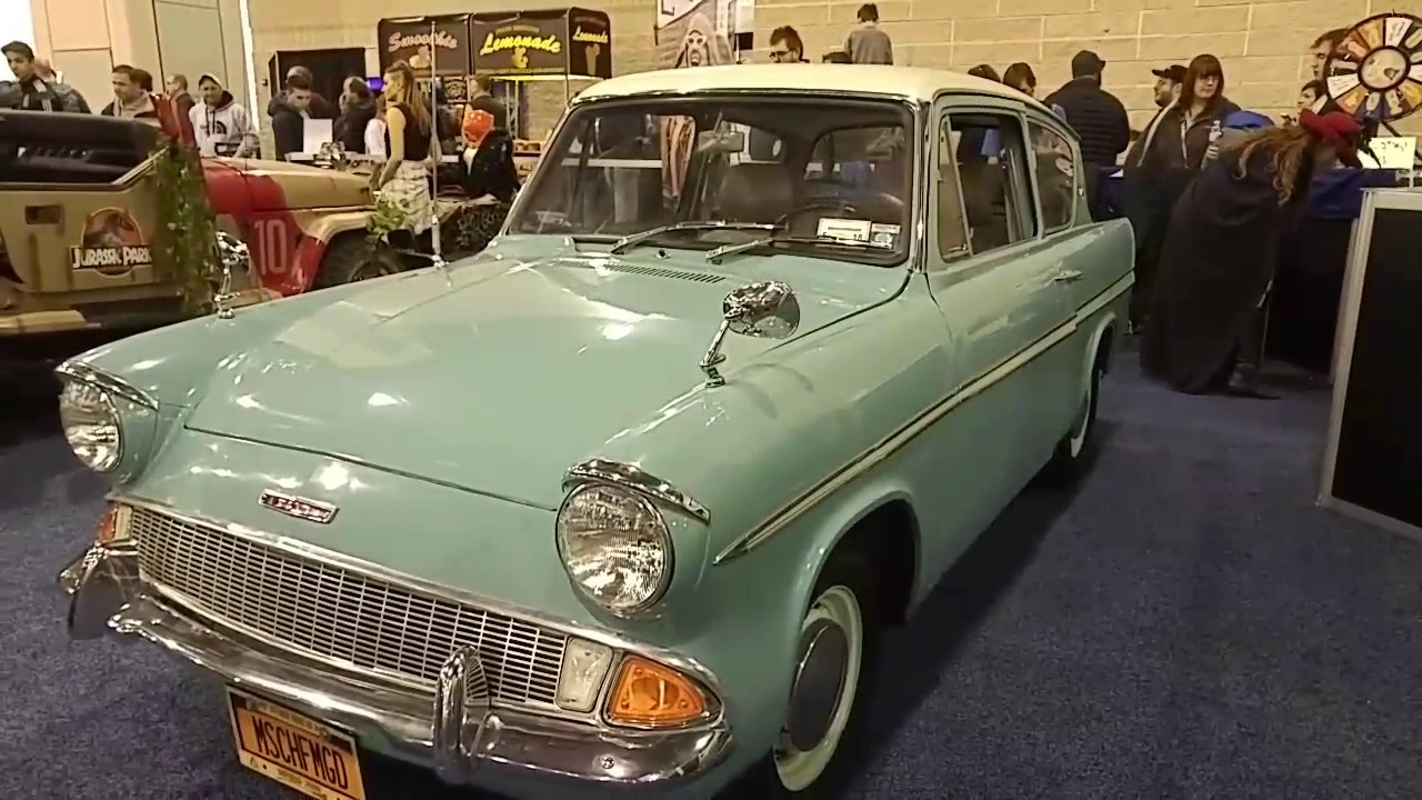 Harry Potter's Flying Ford Anglia - YouTube