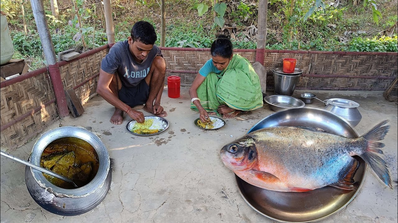 RED POMFRET STEAMED Curry । Village Traditional Fish Recipe Cooking ...