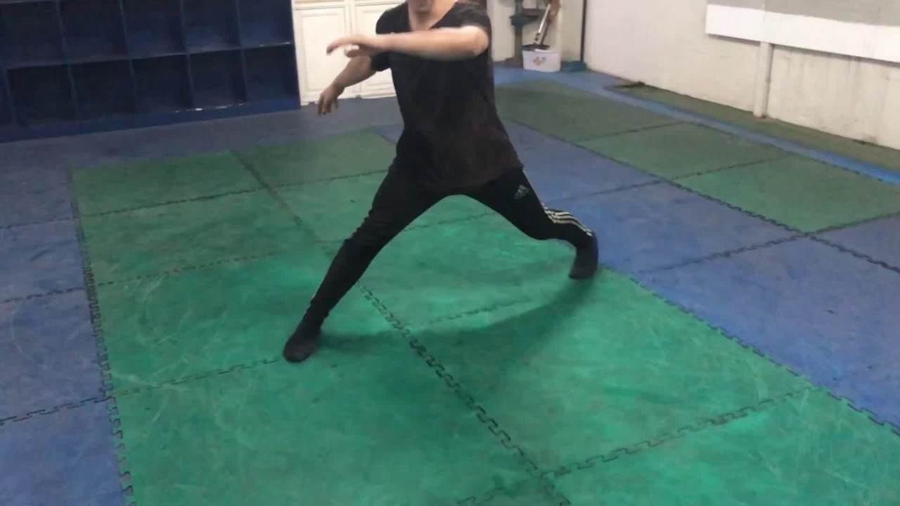 Bboy Tutorial #4: How to Thomas Flare - YouTube