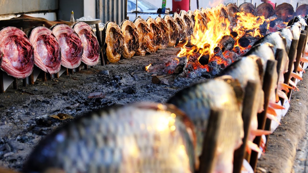 Amazing Iraqi Style Grilled Fish Around Charcoal and wood Fire | Erbil ...
