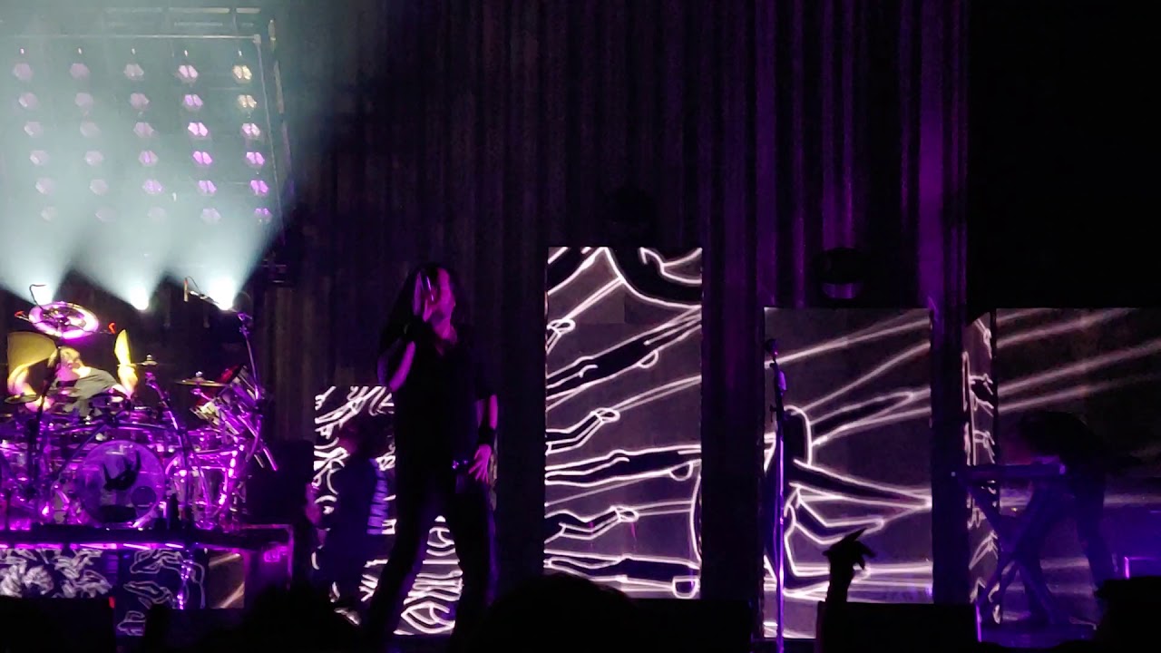 Korn - Cold LIVE Denny Sanford Premier Center Sioux Falls South Dakota ...