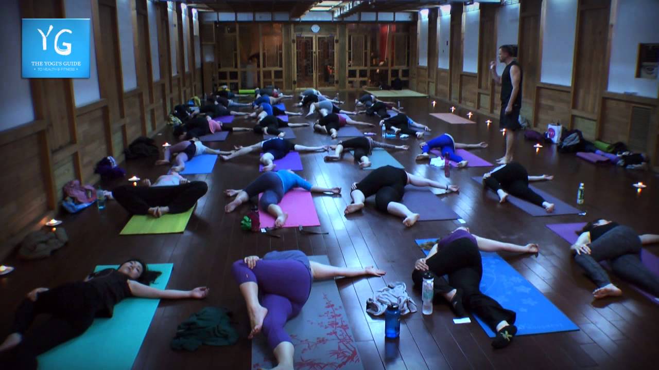 Rock 'n' Roll Vinyasa Yoga - YouTube