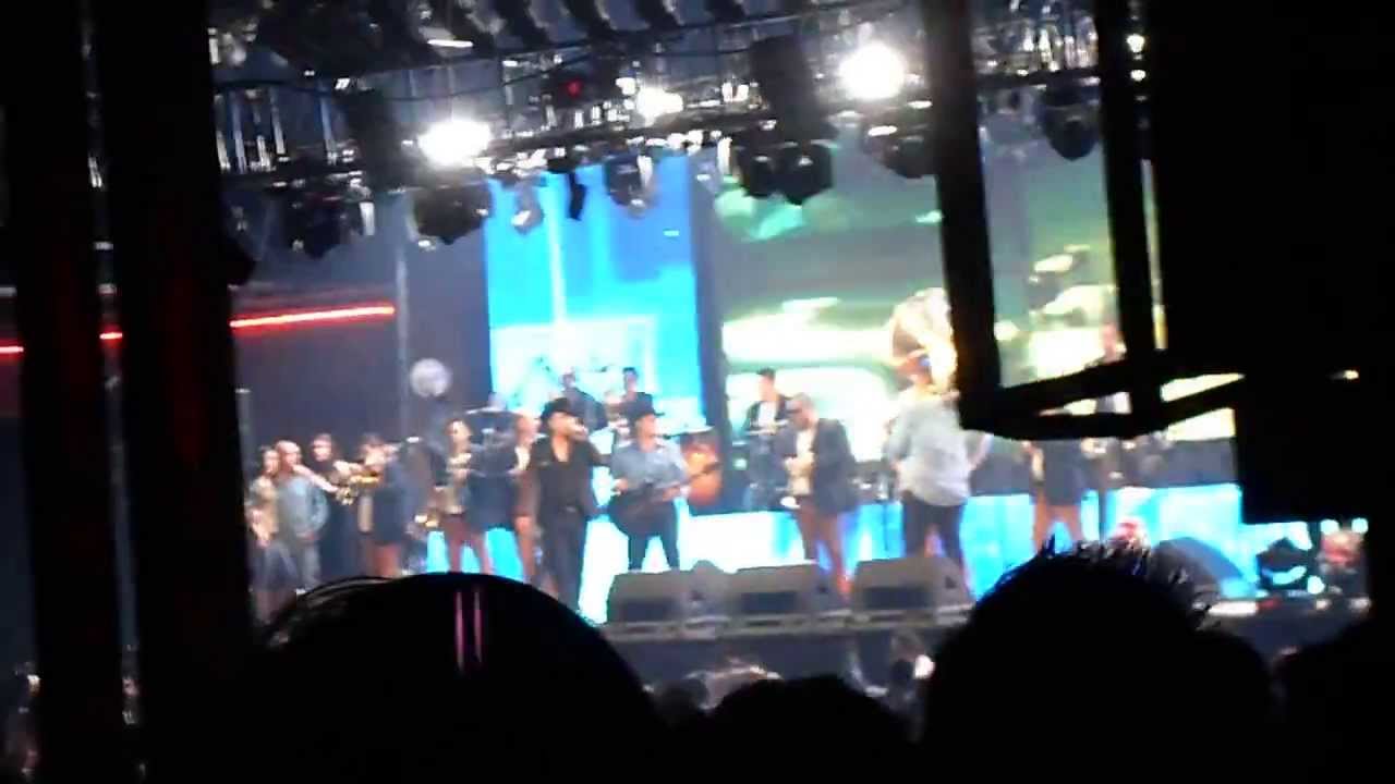 Y Tu - Julion Álvarez en el Rodeo Santa Fe, 6 de Dic. 2013 - YouTube