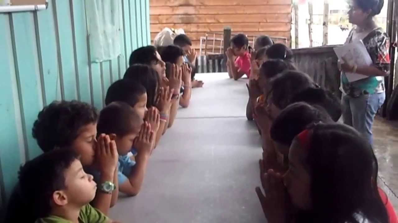 Preschoolers Praying....... - YouTube