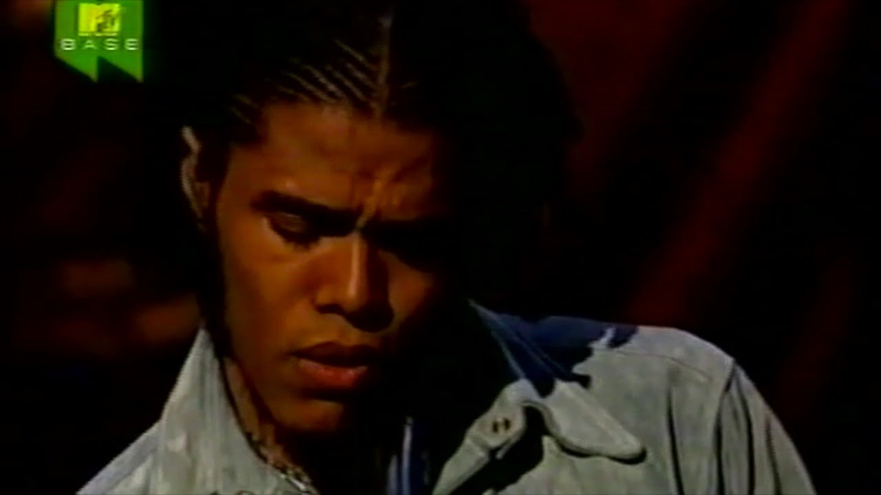 Maxwell Unplugged - YouTube