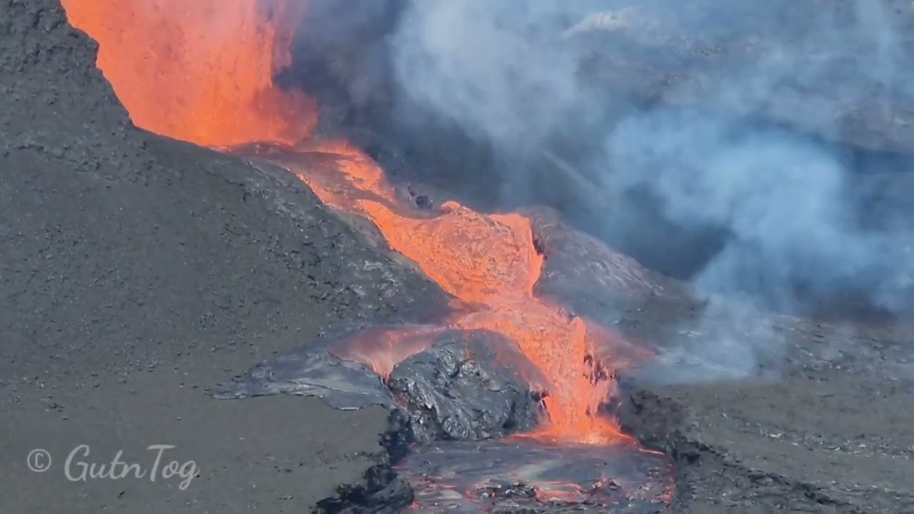 Volcano gone crazy - YouTube