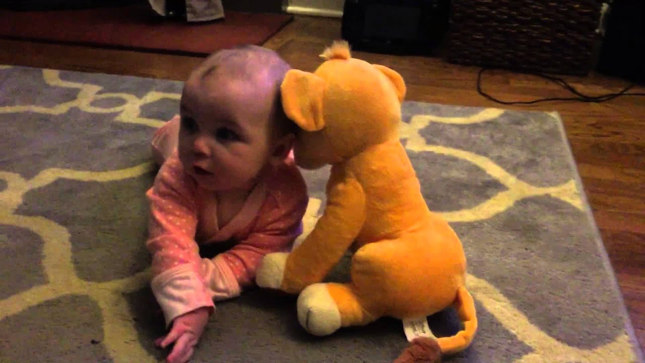 Lyra plays with Simba, Sydney gets jealous - YouTube