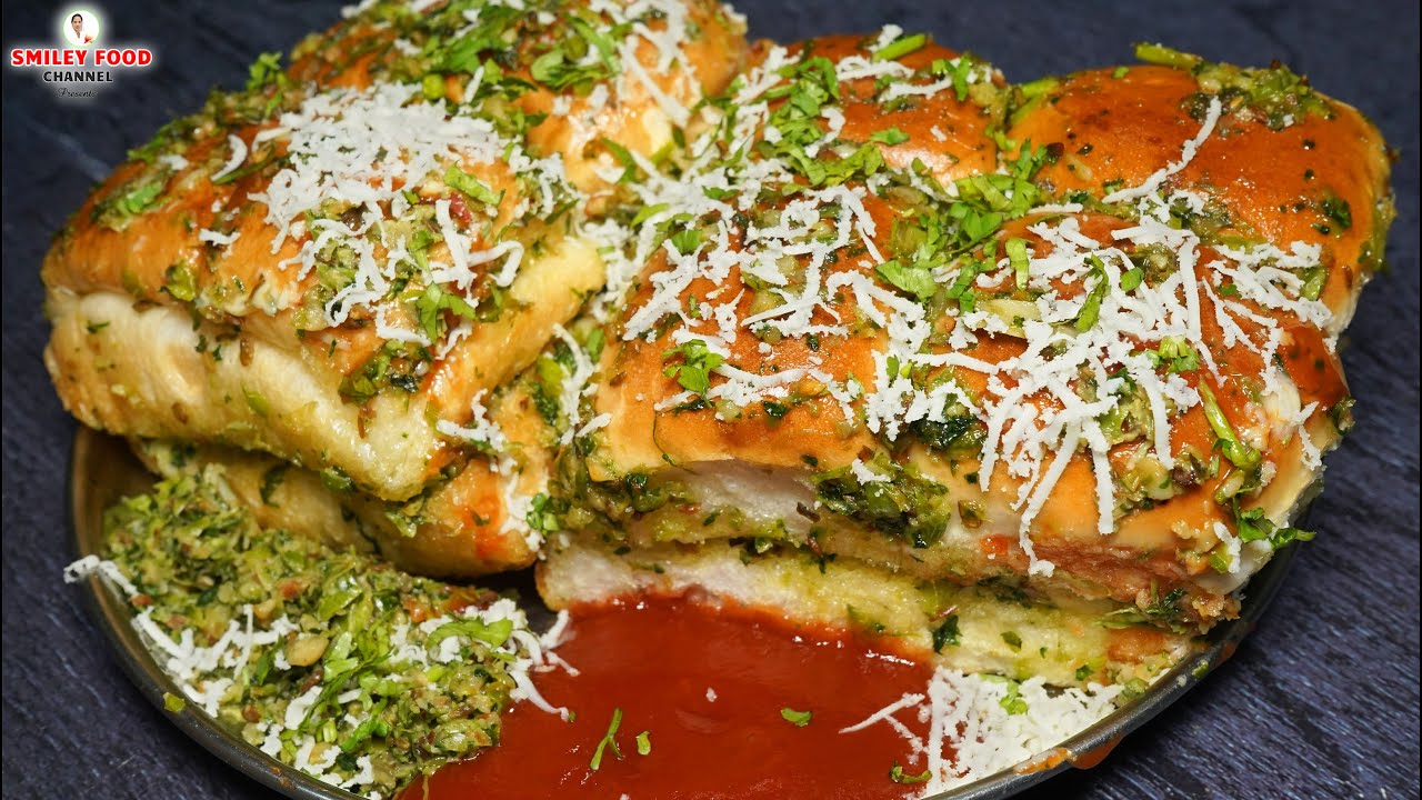 ठेचे में लिपटा हुआ आलू मसाला पाव Thecha Pav | Indian Street Food Masala ...
