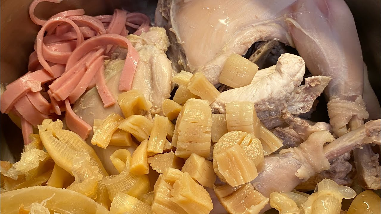 Fish Maw, Chicken and Shark fin soup - YouTube