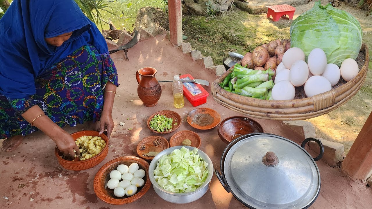 EASY LUNCH MEAL Cooking In My Village Style - Egg and Cabbage Potato ...