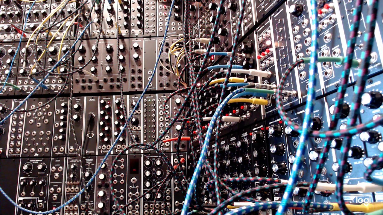 Sintetizador modular Nucleo secuenciado y en sincro. - YouTube