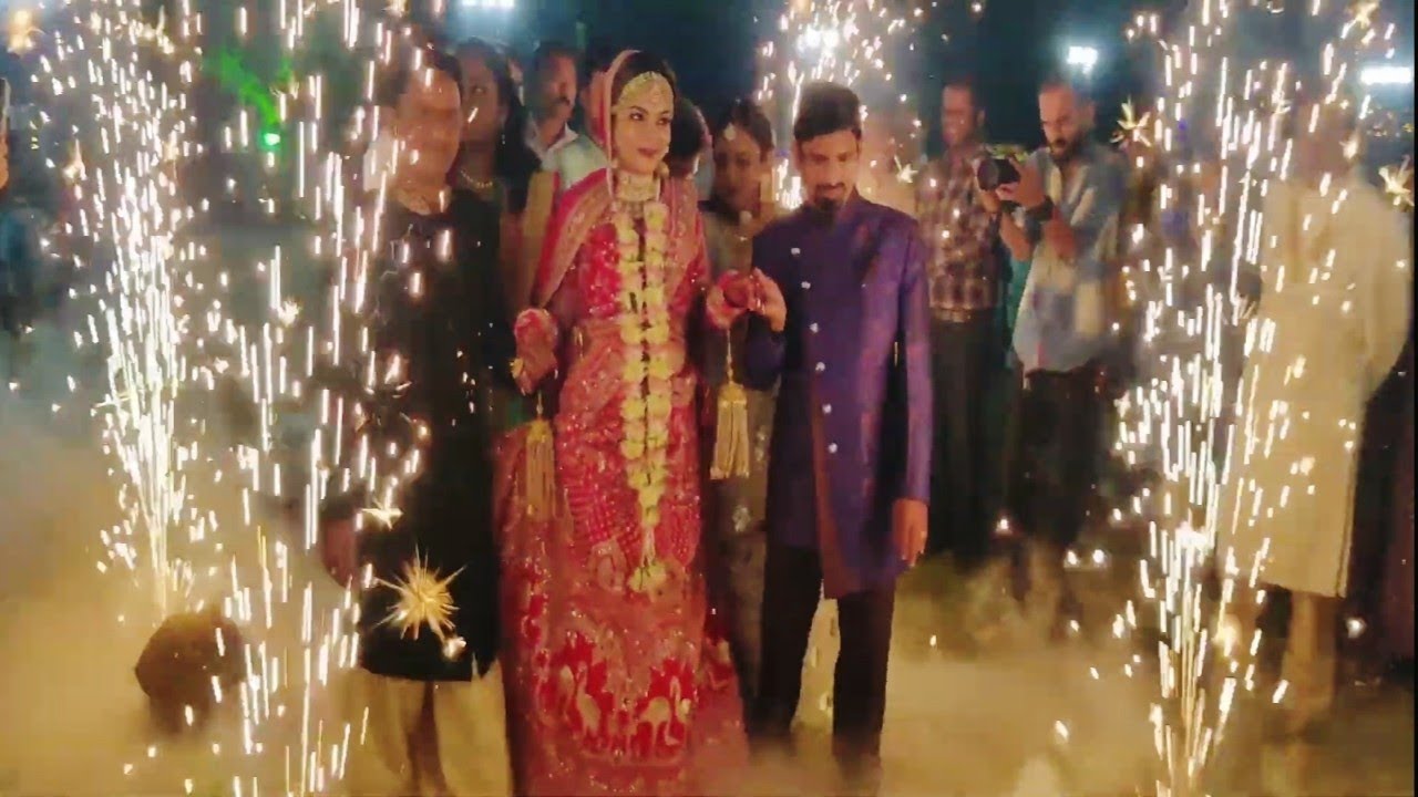 Bridal Smoke entry with Cold fireworks | Indian Marriage Function ...