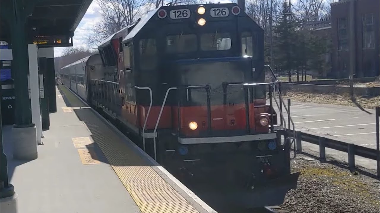 Metro North Railroad Harlem Line: CT Rail BL20GHM 126 Arriving at ...