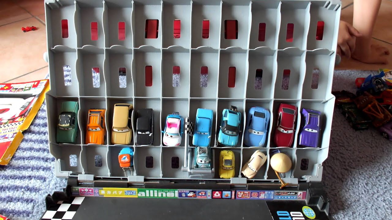 Disney Pixar Mattel Cars 2 Fan Stands Play N' Display Case - YouTube