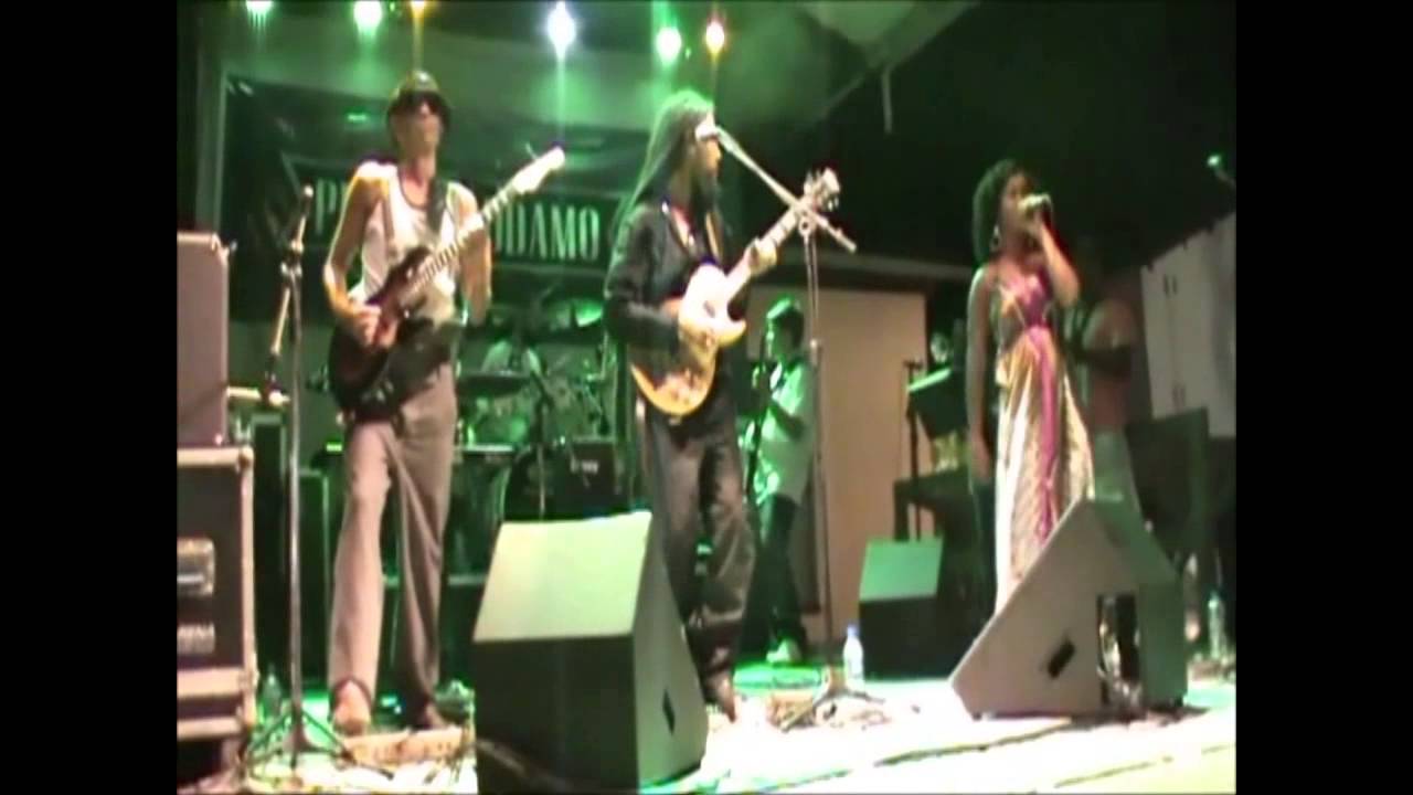 PRINCE ÁDDAMO AO VIVO NO PELOURINHO VIVA O NATURAL - YouTube