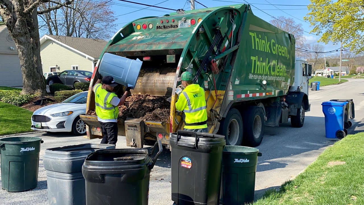 Packing Out On Heavy Yard waste - YouTube